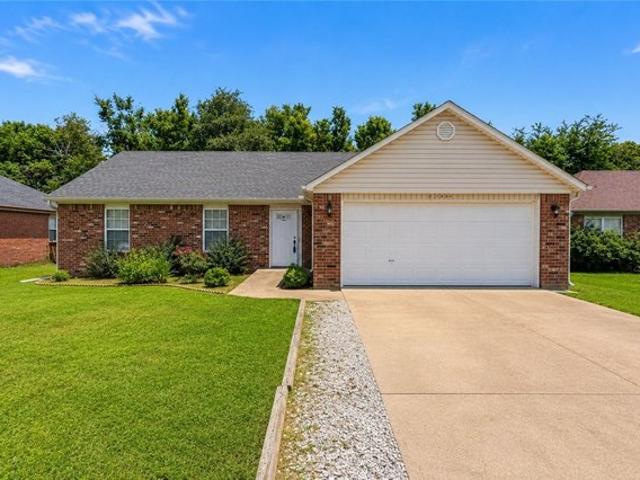 20676 Highland Dr, Springdale, AR 72764