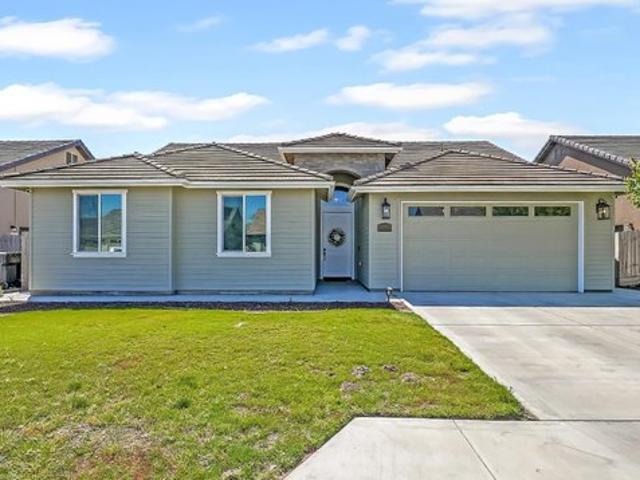 2067 Mount Stewart Ave, Tulare, CA 93274