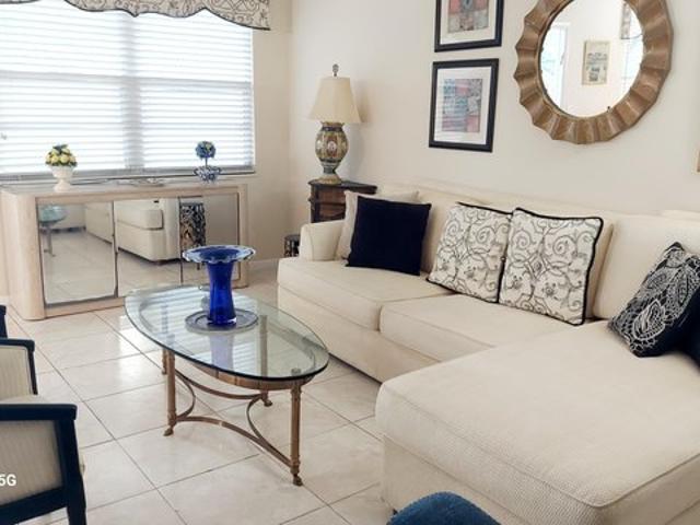 2067 Ainslie Dr, Boca Raton, FL 33434