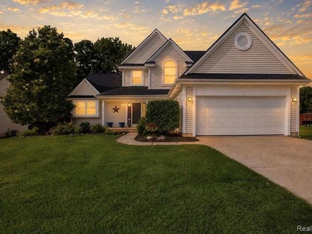 2067 Ashford Dr, Davison, MI 48423