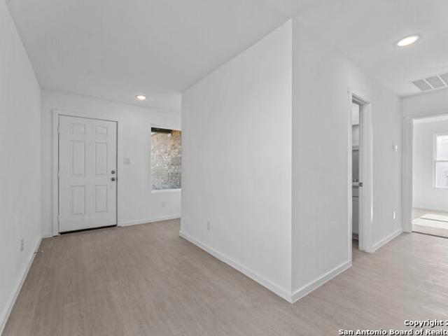 2067 Powell Pl