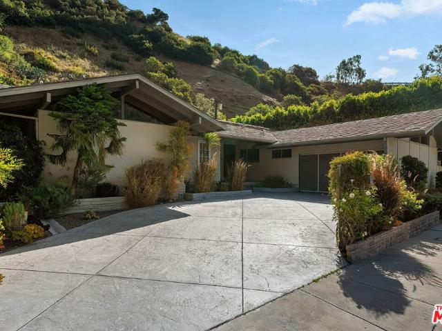 2068 N Beverly Drive