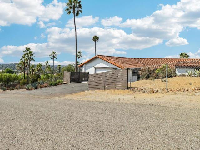 2068 Camino Culebra, Vista, CA 92084 | MLS #NDP2604