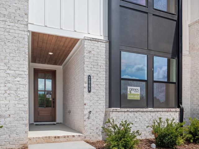 2068 Conductor Ln