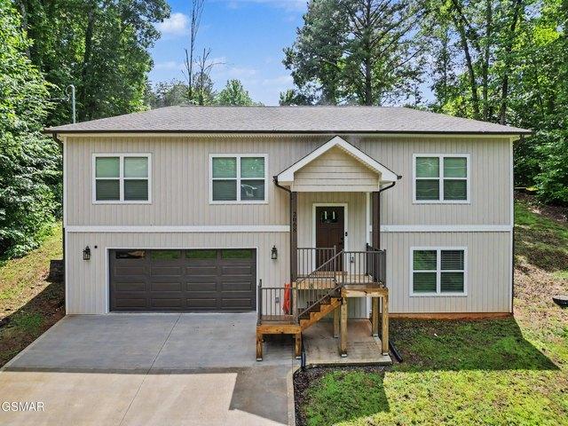 2068 Highpoint Ln, Sevierville, TN 37876