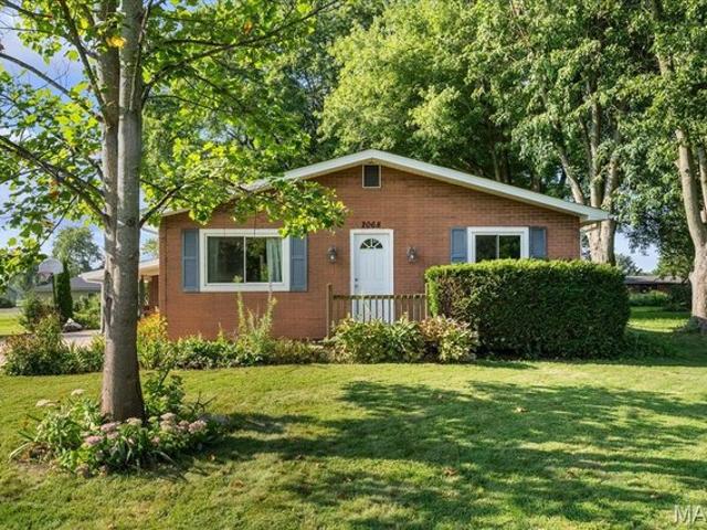 2068 Jolly Roger Dr, Edwardsville, IL 62025