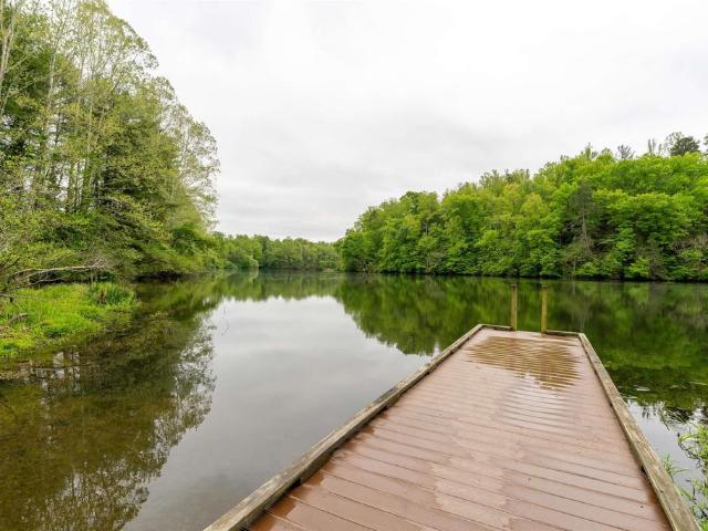 2068 Lakeside Dr