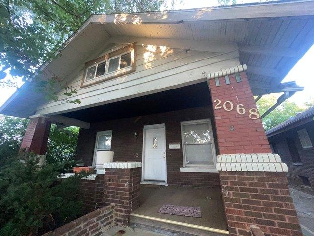 2068 S 05th St, Springfield, IL 62702