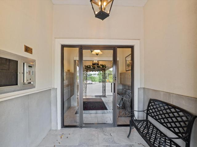 2068 Walton Way Drive 204