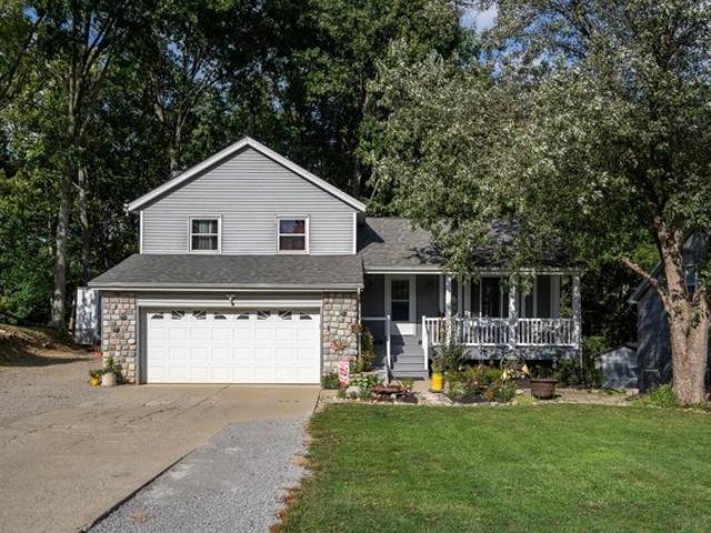 20692 Matterhorn Dr, Lawrenceburg, IN 47025