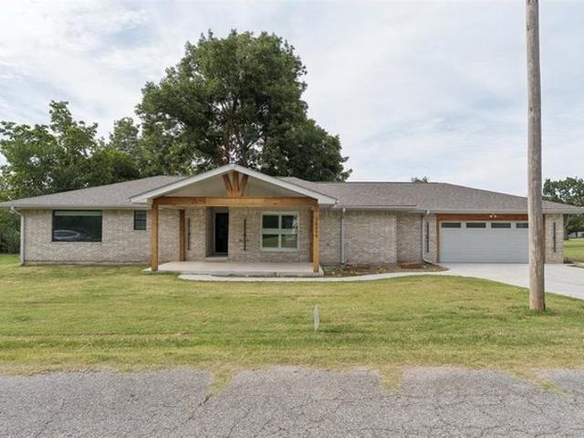 20699 Hensel St, Harrah, OK 73045