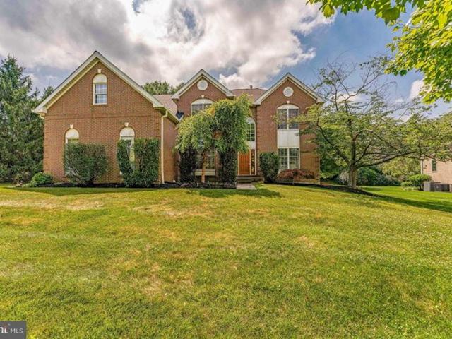 2069 Saint Andrews Dr, Berwyn, PA 19312