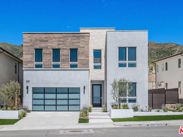 20601 W Overlook Court