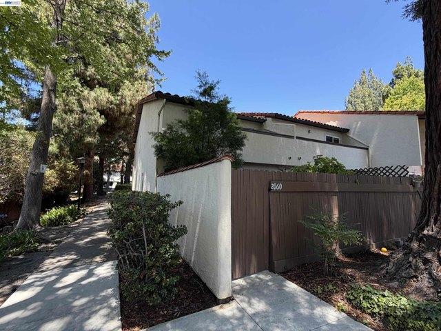 2060 Briscoe Ter, Fremont, CA 94539