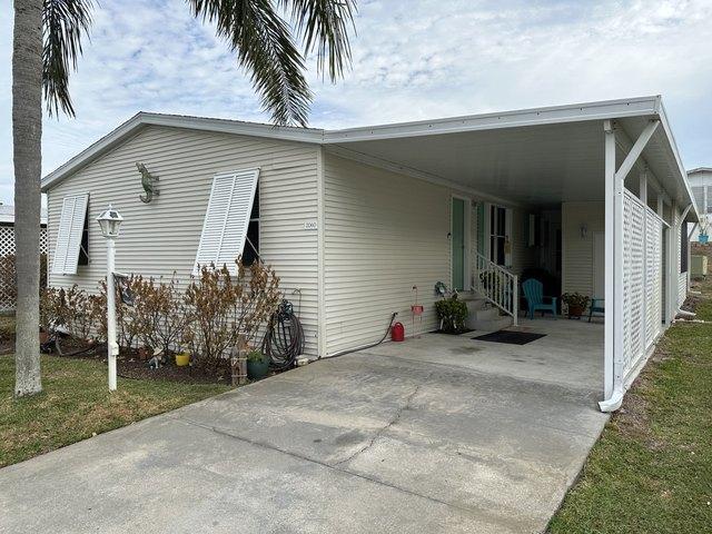 2060 E Lakeview Dr, Sebastian, FL 32958