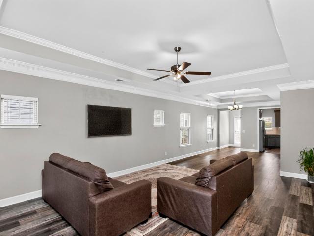 2060 Kirkwall Dr