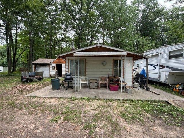 2060 Lois St, Harrison, MI 48625