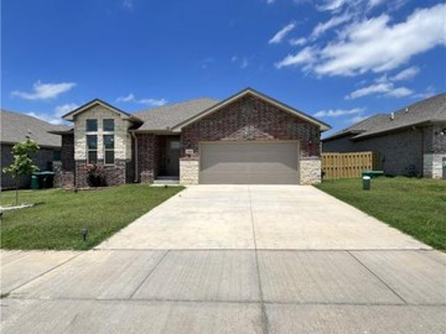 2060 Periwinkle Pl, Centerton, AR 72719