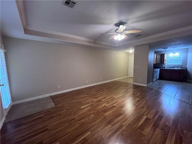 2060 Ravenwood B