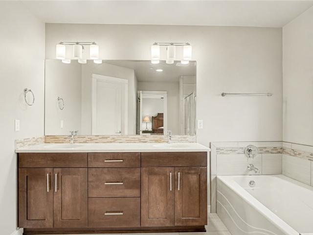 2060 rd Pl S, Unit 2, Kent, WA 98031 | MLS #2547