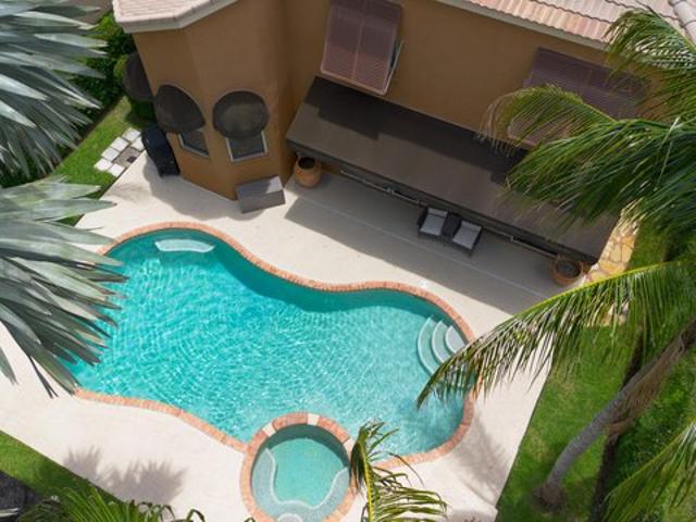 2060 Reston Cir, Royal Palm Beach, FL 33411