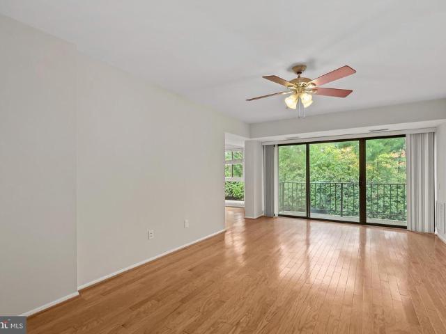 2060 Royal Fern Court # 11A