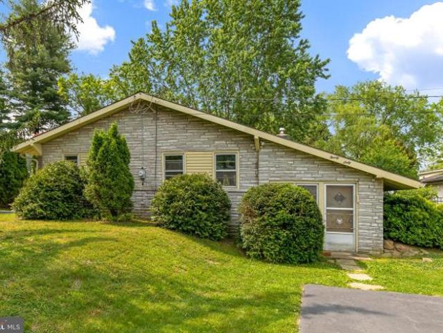 2060 Stone Mill Rd, Lancaster, PA 17603
