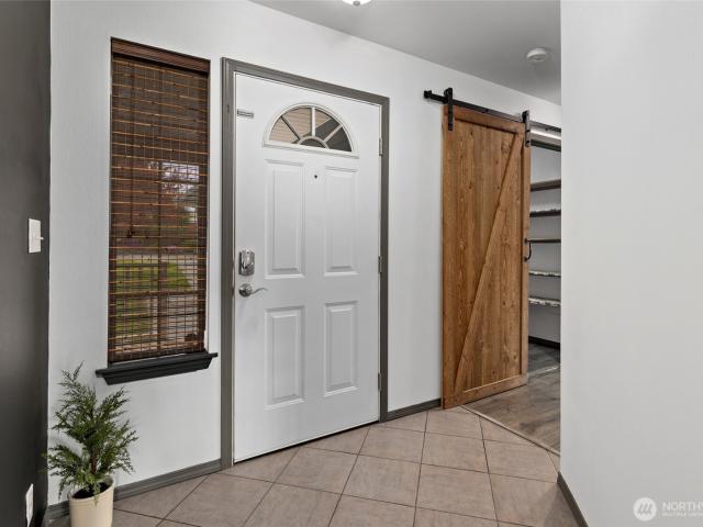 2060 SW 16th