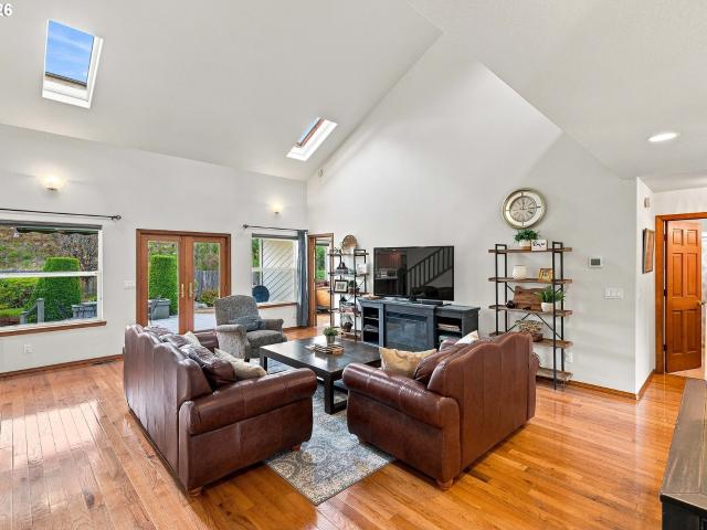 2060 Timberline DR