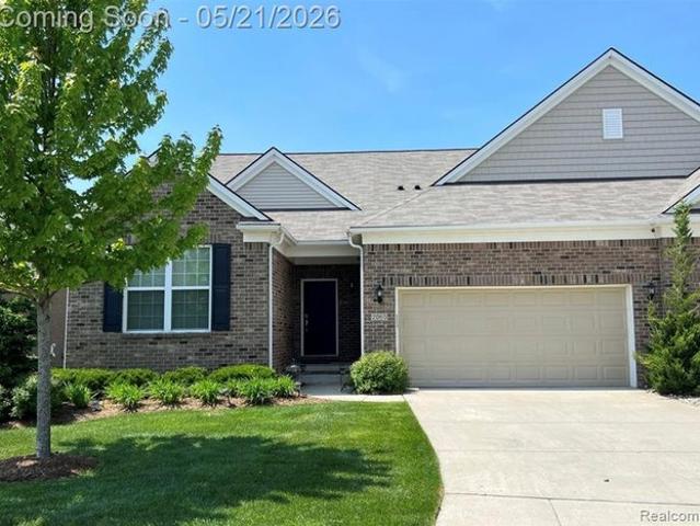 2060 Trimble St, Orion, MI 48360