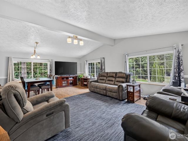 20614 th Street E