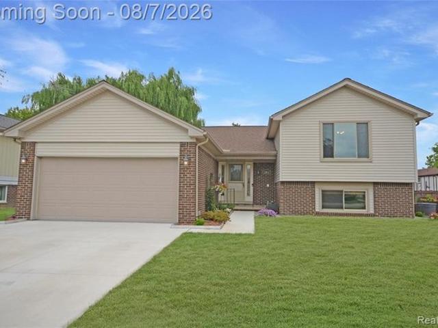 2061 Michael Dr, Sterling Heights, MI 48310