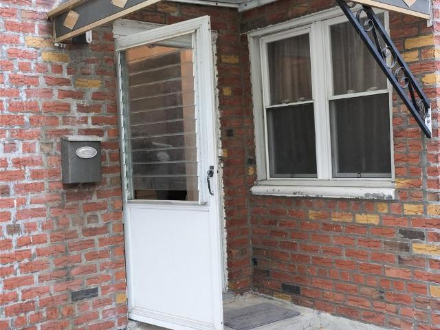 2061 E 60th Street