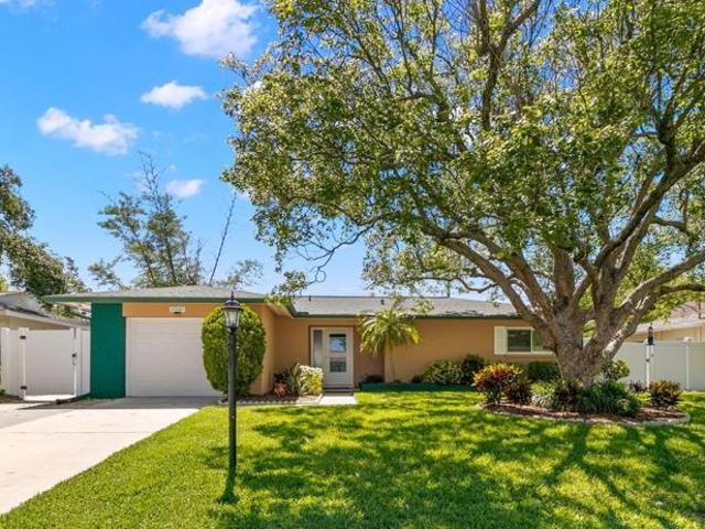 2061 Fair Oak Dr, Clearwater, FL 33763