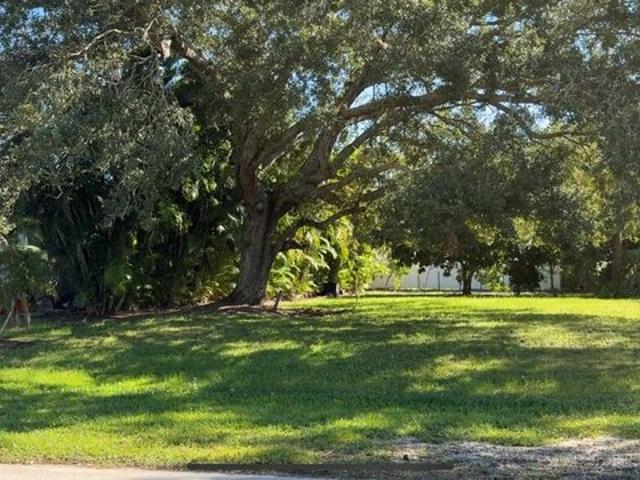 2061 SW Ember St, Port Saint Lucie, FL 34953
