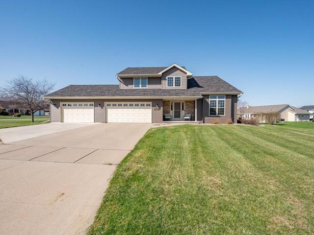 2061 W Higgins Hl, De Pere, WI 54115