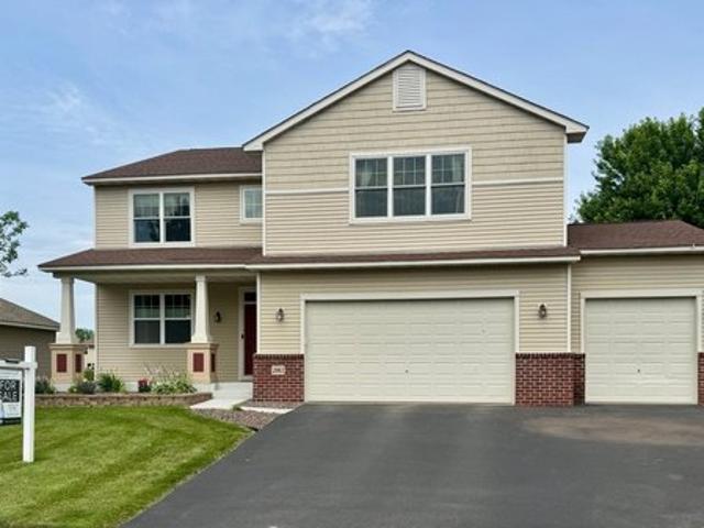2061 Winterberry Ln, Shakopee, MN 55379