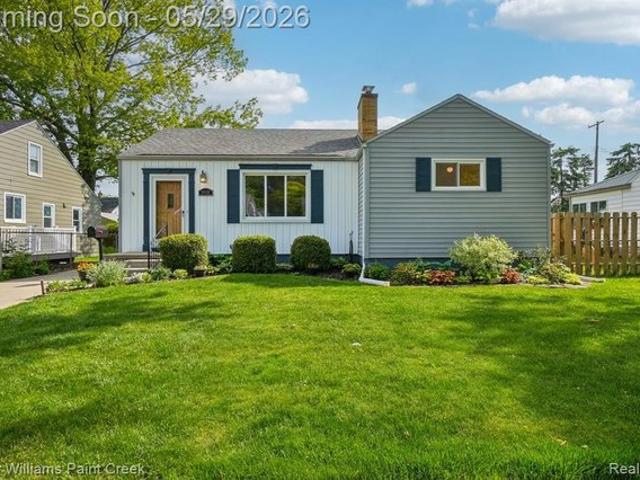 20620 Alger St, Saint Clair Shores, MI 48080