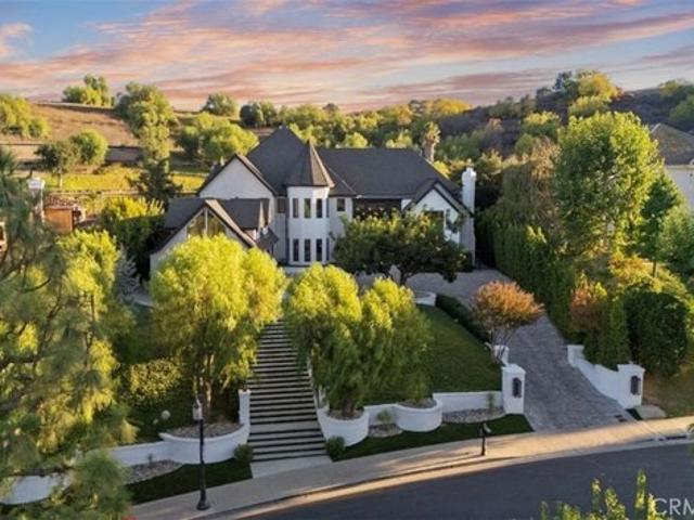 20620 Chatsboro Dr, Woodland Hills, CA 91364