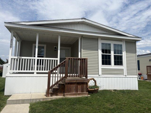 20627 Foster Dr, Clinton Township, MI 48036