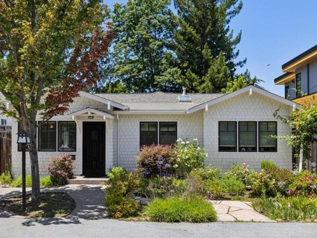 2062 Mills Ave, Menlo Park, CA 94025