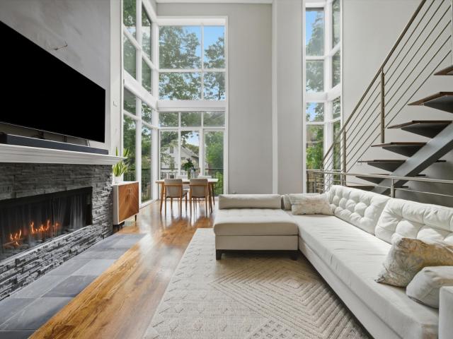 2062 N Leavitt Street # 2