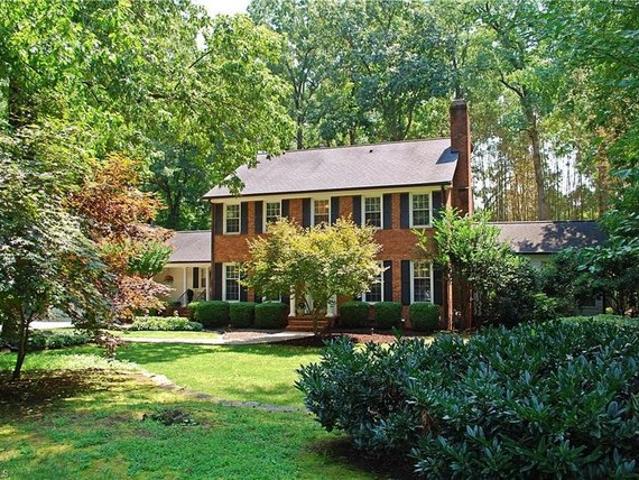 2062 Nottingham Ln, Burlington, NC 27215
