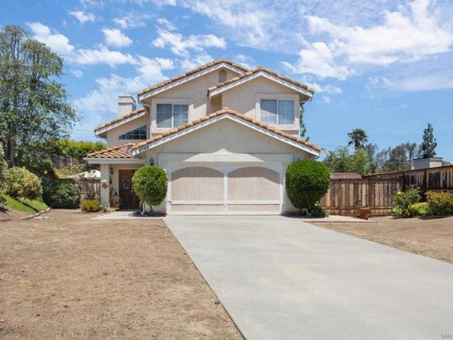 2062 Susan Ct, Escondido, CA 92026
