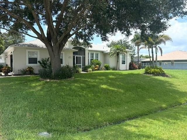 2062 SE Harding St, Port Saint Lucie, FL 34952