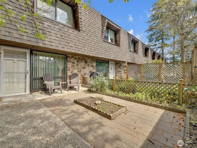 2062 th Ave W Unit C, Edmonds, WA 98026