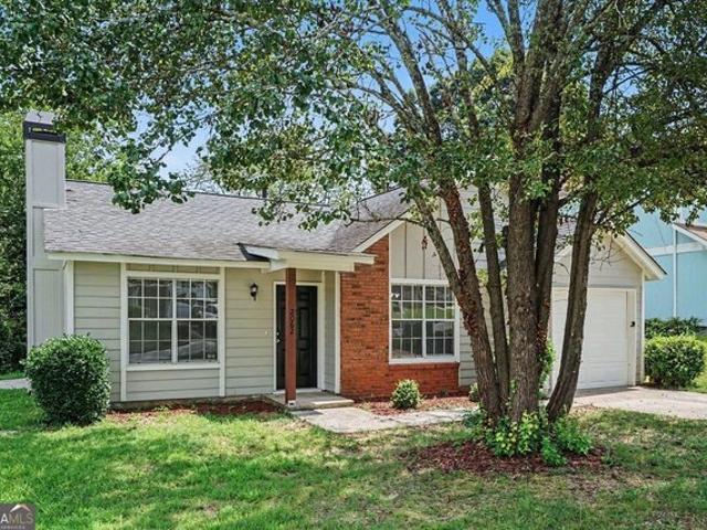 2062 W Morgans Bluff Ct, Lithonia, GA 30058