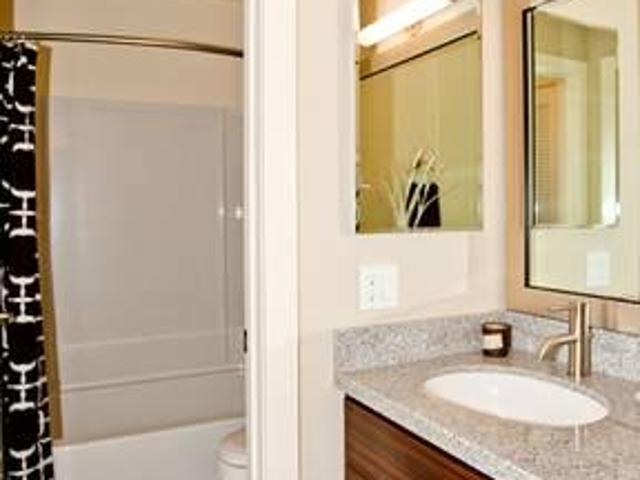 $2062 / 1br 680ft² Rare 1 bedroom with washer/dryer inside