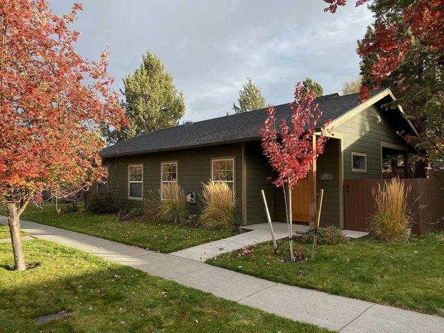 20637 Honeysuckle Ln, Bend, OR 97702