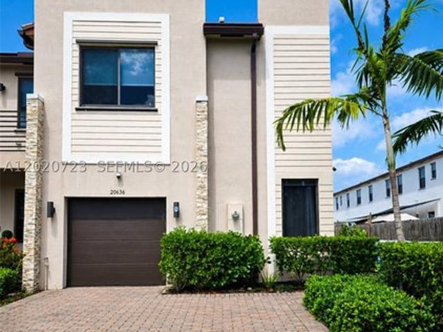 20636 NE 5th Pl, Miami, FL 33179